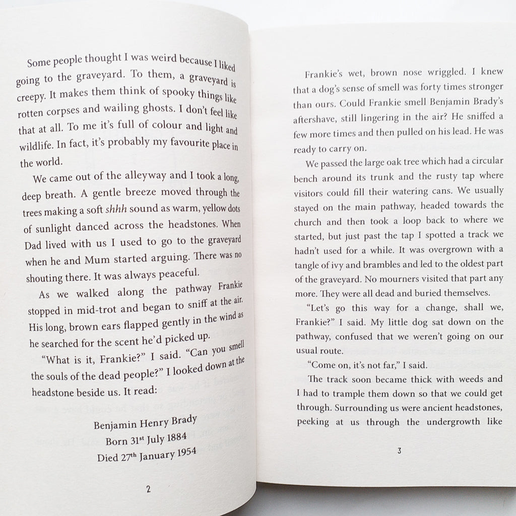 The Graveyard Riddle (Lisa Thompson) – DoMa Bookstore